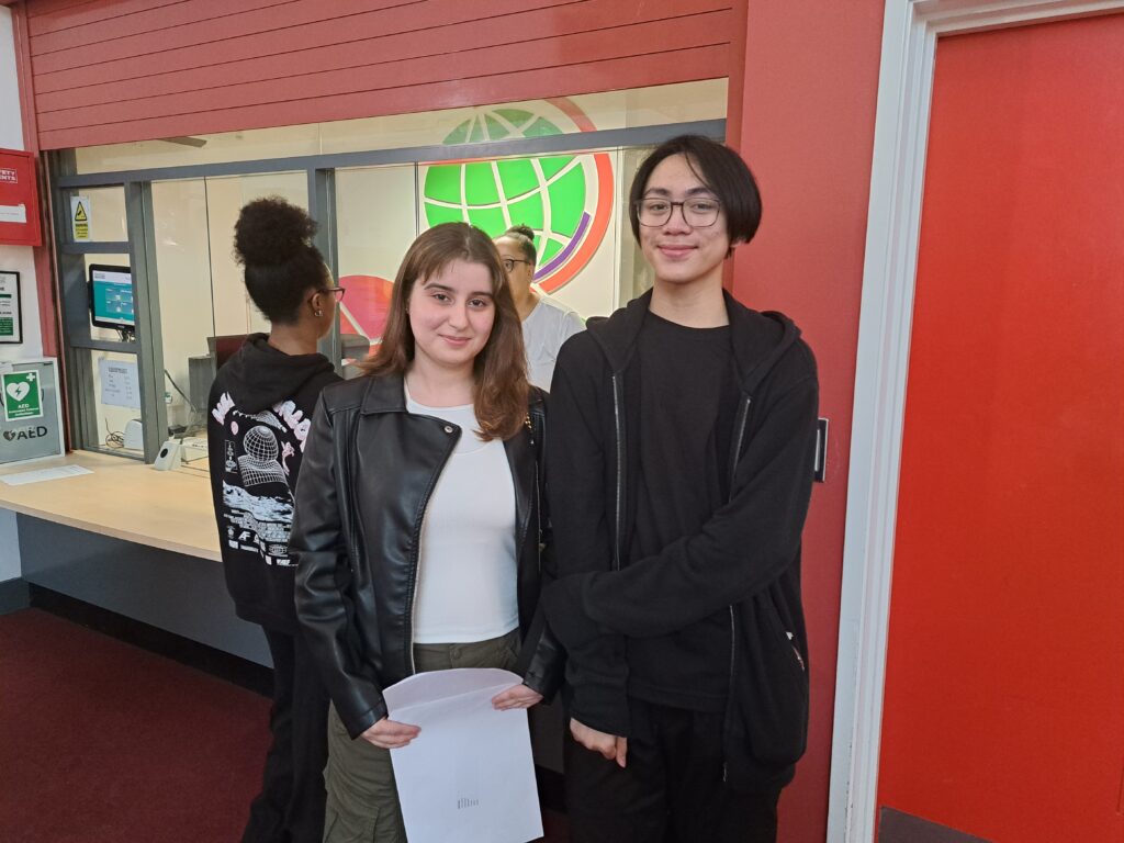 Lambeth pupils celebrate GCSE results and successes. - Love LambethLove Lambeth